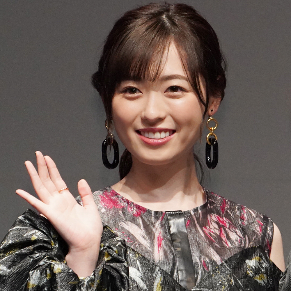 福原遥、山下智久プレゼントの『正直不動産』パーカーshotを公開「可愛くてみんなお気に入り」 E Talentbank Co Ltd